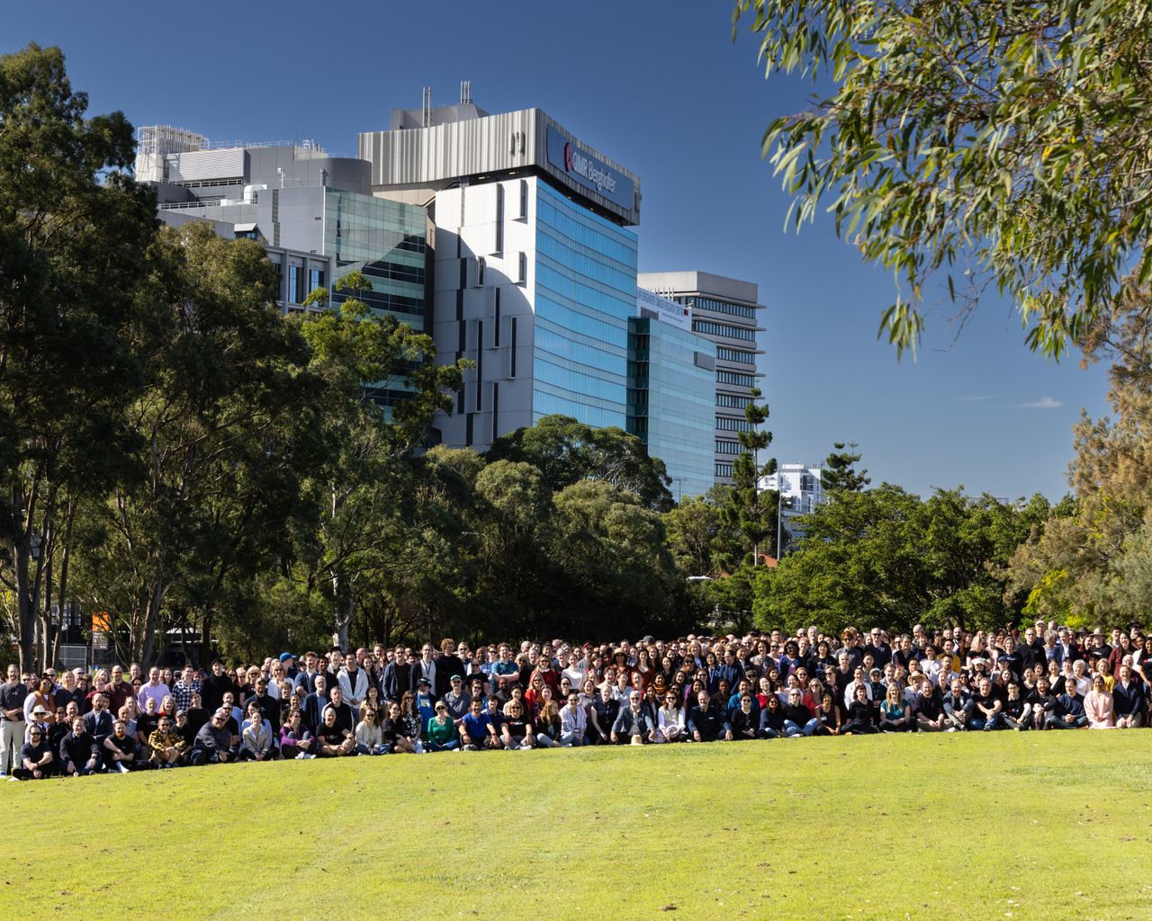 Hundreds of staff and alumni celebrate 80 years of QIMR Berghofer with ...